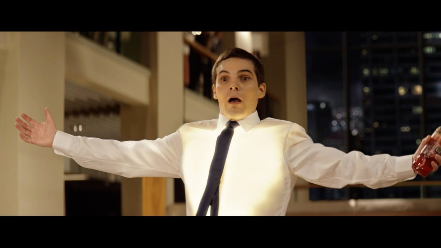 Volvic: JUICY Bulb - DAILY COMMERCIALS