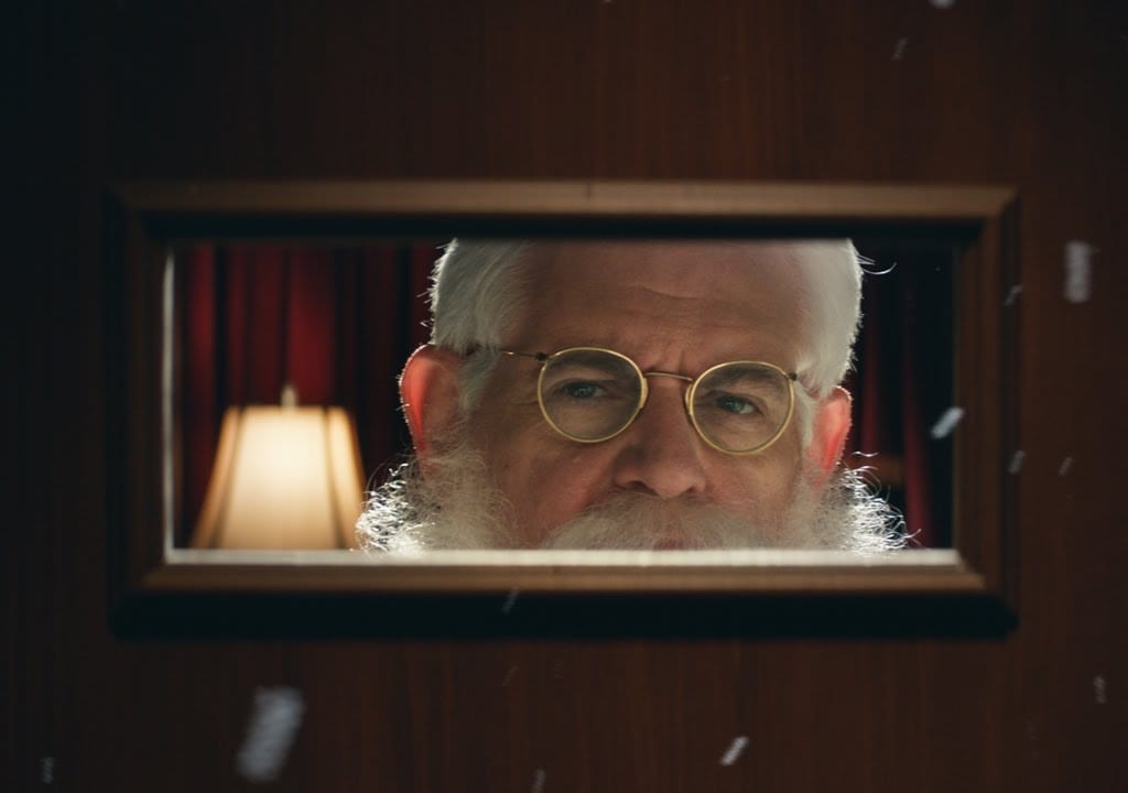 Coach: Santa Claus fight - DAILY COMMERCIALS