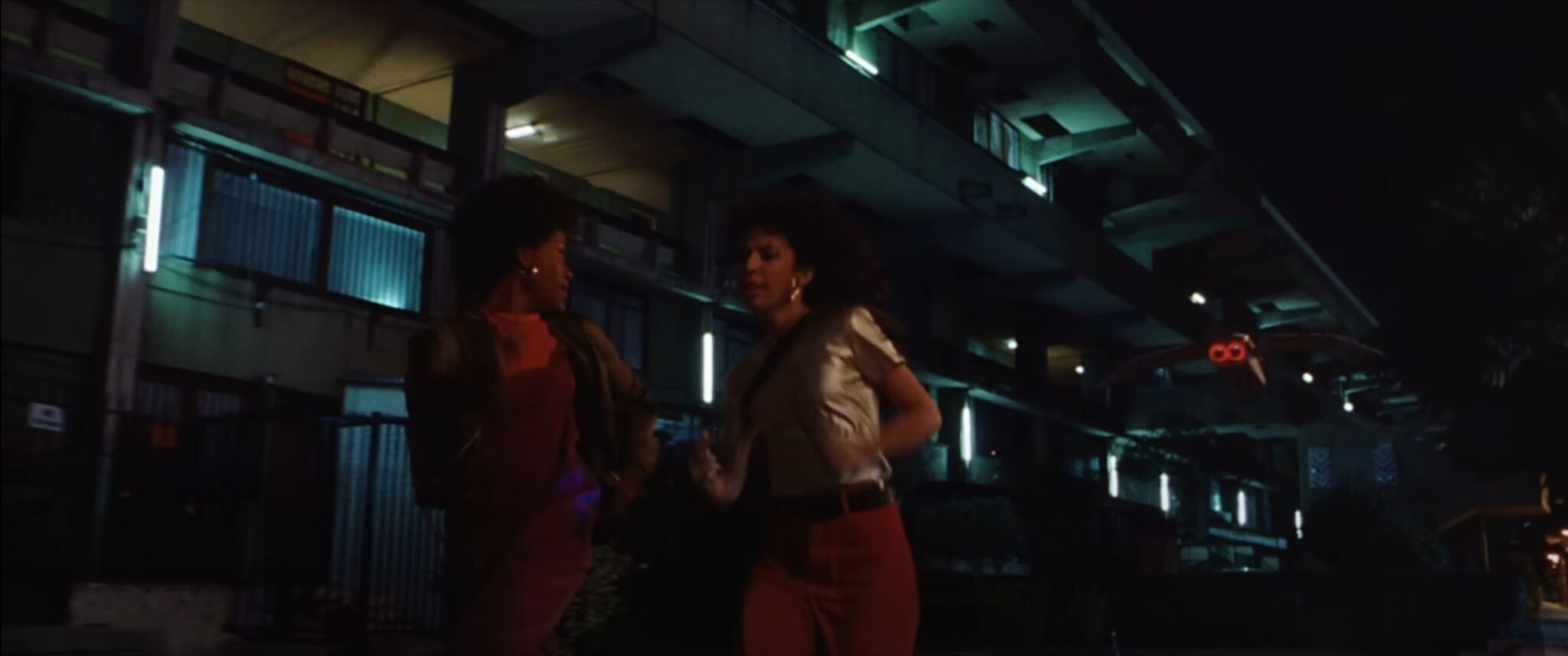 Birds, Bats, and Privacy: Apple's Safari Ad Takes on Trackers! - DAILY ...