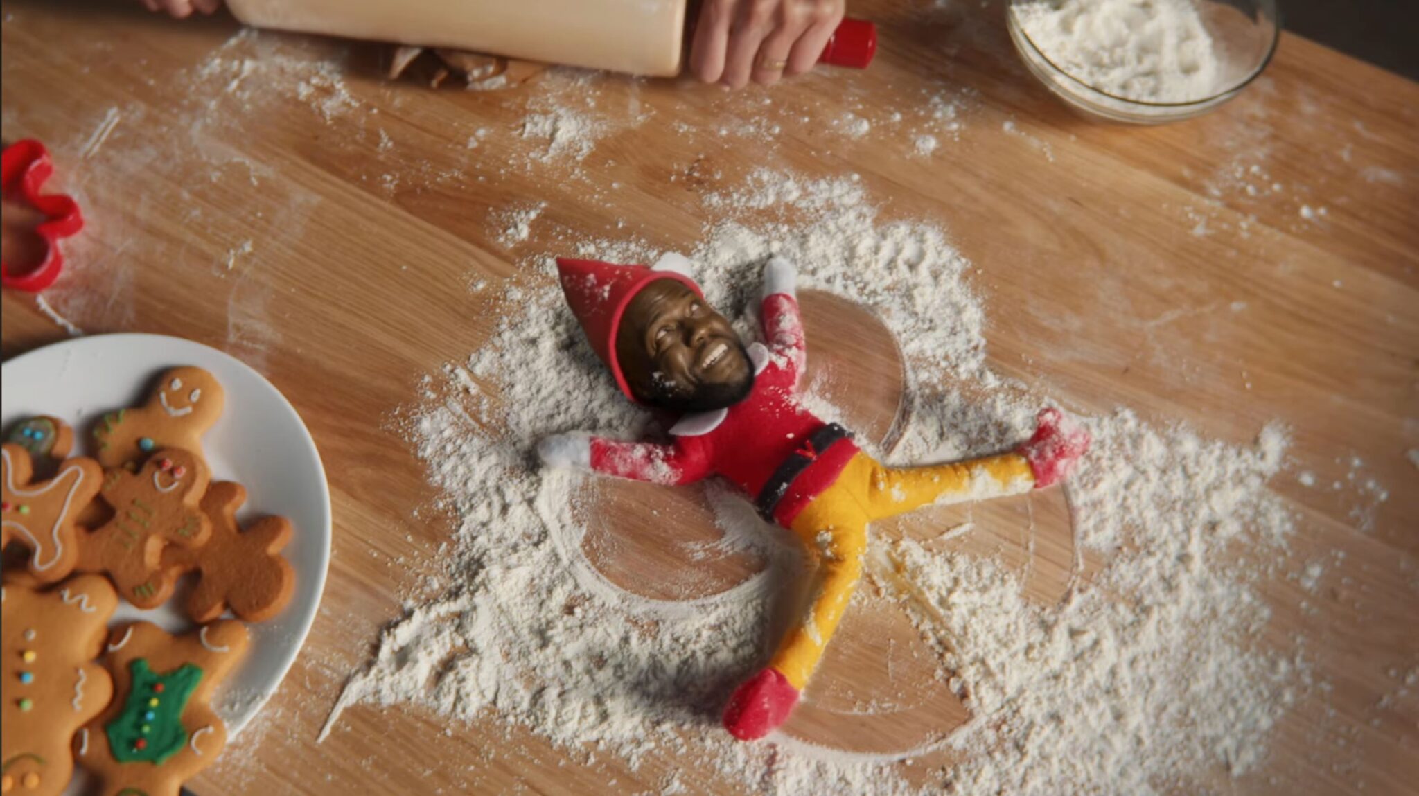 Verizon’s 2025 Holiday Ads: Funny Elfluencers - DAILY COMMERCIALS